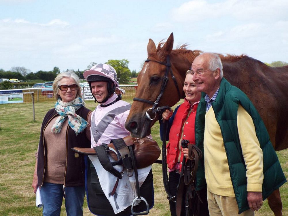 UPPER SAPEY IS A LUCKY COURSE FOR SAM JUKES | Pointing West Mercian