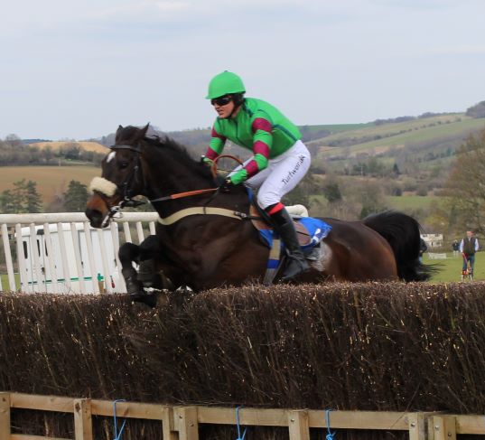 FIRST WINS FOR JESSICA SMITH & THOMAS DREWRY | Pointing West Mercian
